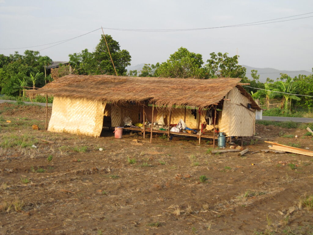 Building the Workers' Hut - Varakul Ross